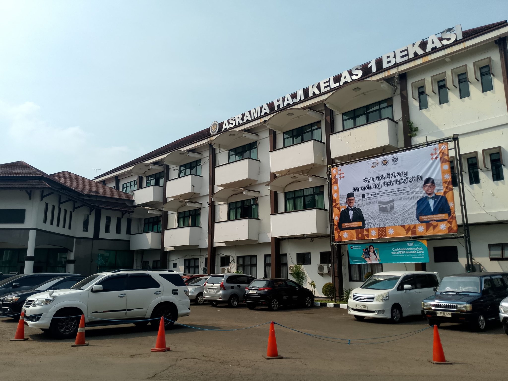 441 Calhaj Kloter Pertama Asal Kota Bekasi Masuk Asrama Haji Kota ...
